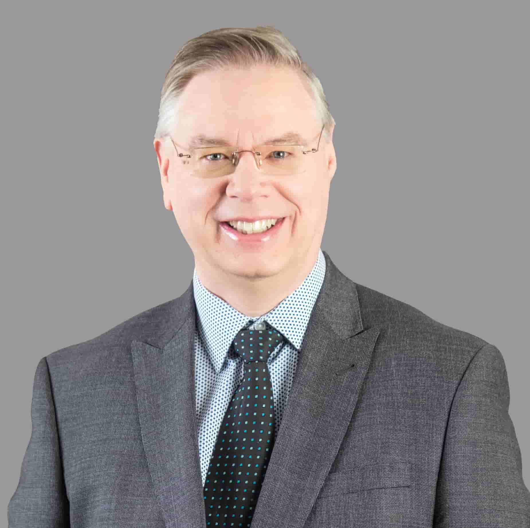 Stephen Jurisich | Board of directors | Momentum Group